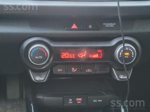 Grey Kia Rio 2018 in Riga, with an engine capacity of 1.40 L and mileage of 43 thousand km for 8000 €, photo 7 on AUTOMOTO.COM.LV