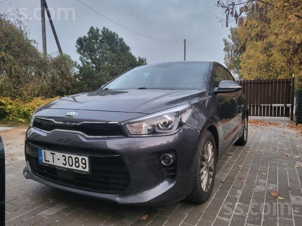 Grey Kia Rio 2018 in Riga, with an engine capacity of 1.40 L and mileage of 45 thousand km for 7500 €, photo 1 on AUTOMOTO.COM.LV