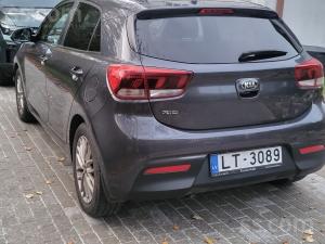 Grey Kia Rio 2018 in Riga, with an engine capacity of 1.40 L and mileage of 45 thousand km for 7500 €, photo 5 on AUTOMOTO.COM.LV