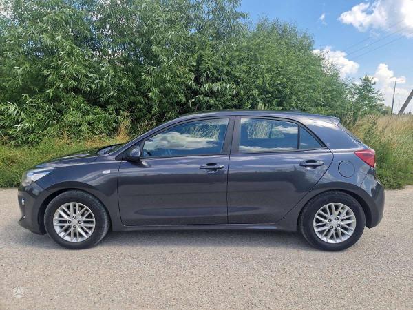 Pelēks Kia Rio 2018 Viļņa, ar dzinēja tilpumu 1.40 L un nobraukumu 248 tūkst. km par 5500 €, foto 5 vietnē AUTOMOTO.COM.LV