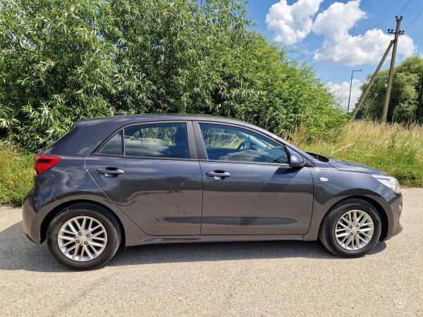 Pelēks Kia Rio 2018 Viļņa, ar dzinēja tilpumu 1.40 L un nobraukumu 248 tūkst. km par 5500 €, foto 9 vietnē AUTOMOTO.COM.LV