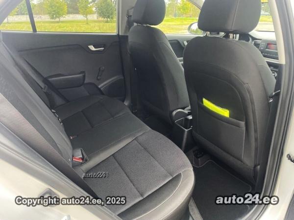 Grey Kia Rio 2019 in Tallinn, with an engine capacity of 1.20 L and mileage of 106 thousand km for 7990 €, photo 11 on AUTOMOTO.COM.LV