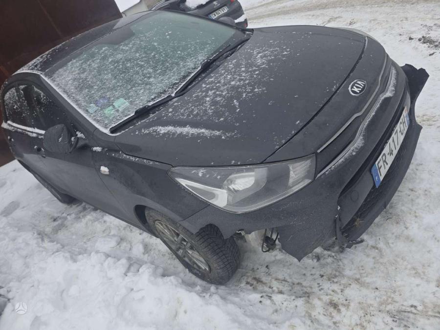 Grey Kia Rio 2020 in Taurage, with an engine capacity of 1.25 L and mileage of 84 thousand km for 4900 €, photo 2 on AUTOMOTO.COM.LV
