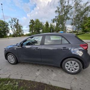 Grey Kia Rio 2023 in Kaunas, with an engine capacity of 1.20 L and mileage of 48 thousand km for 11500 €, photo 5 on AUTOMOTO.COM.LV