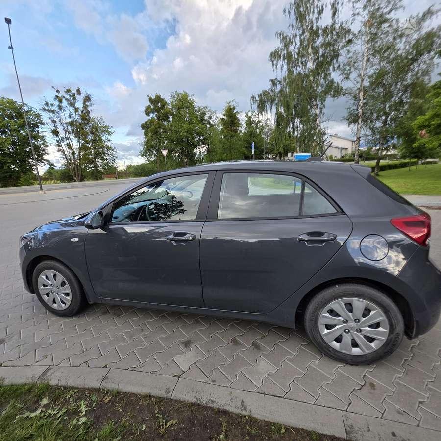 Grey Kia Rio 2023 in Kaunas, with an engine capacity of 1.20 L and mileage of 48 thousand km for 11500 €, photo 5 on AUTOMOTO.COM.LV