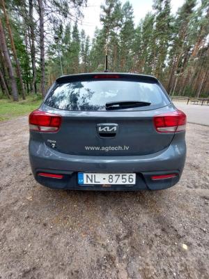 Grey Kia Rio 2023 in Riga, with an engine capacity of 1.00 L and mileage of 98 thousand km for 13200 €, photo 7 on AUTOMOTO.COM.LV