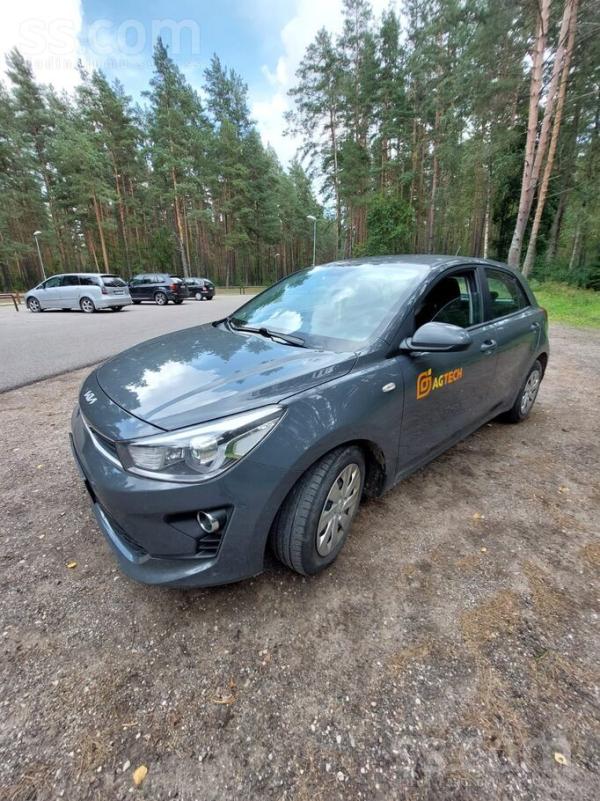 Grey Kia Rio 2023 in Riga, with an engine capacity of 1.00 L and mileage of 98 thousand km for 13200 €, photo 8 on AUTOMOTO.COM.LV