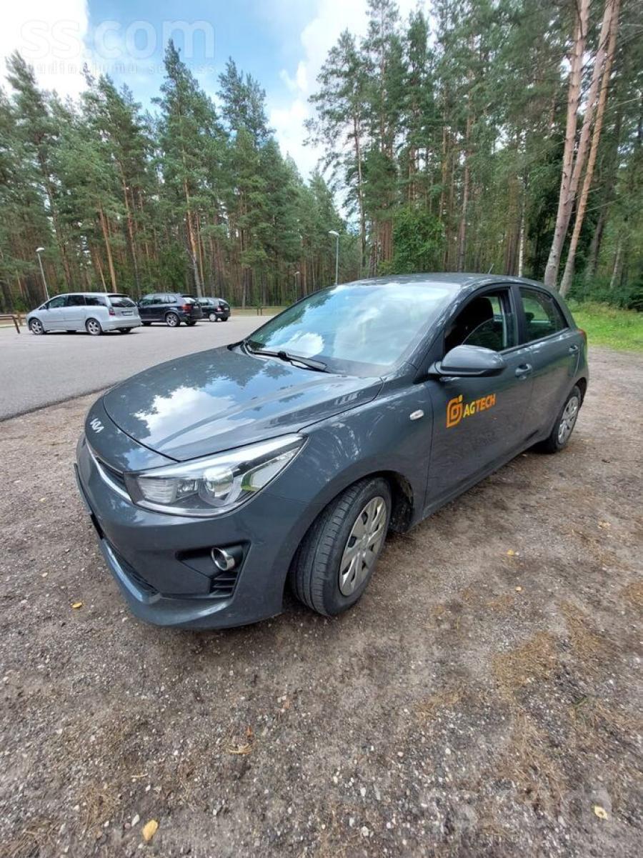 Grey Kia Rio 2023 in Riga, with an engine capacity of 1.00 L and mileage of 98 thousand km for 13200 €, photo 8 on AUTOMOTO.COM.LV