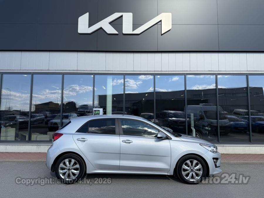 Pelēks Kia Rio 2024 Veru, ar dzinēja tilpumu 1.00 L un nobraukumu 49 tūkst. km par 16900 €, foto 3 vietnē AUTOMOTO.COM.LV