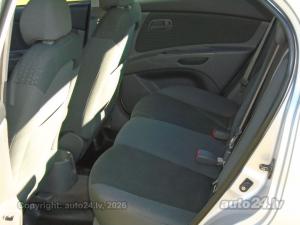Grey Kia Rio 2006 in Tallinn, with an engine capacity of 1.40 L and mileage of 176 thousand km for 2500 €, photo 7 on AUTOMOTO.COM.LV