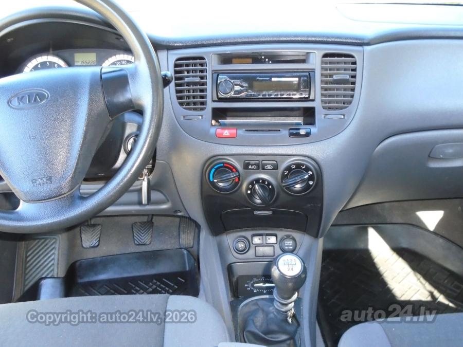 Grey Kia Rio 2006 in Tallinn, with an engine capacity of 1.40 L and mileage of 176 thousand km for 2500 €, photo 8 on AUTOMOTO.COM.LV