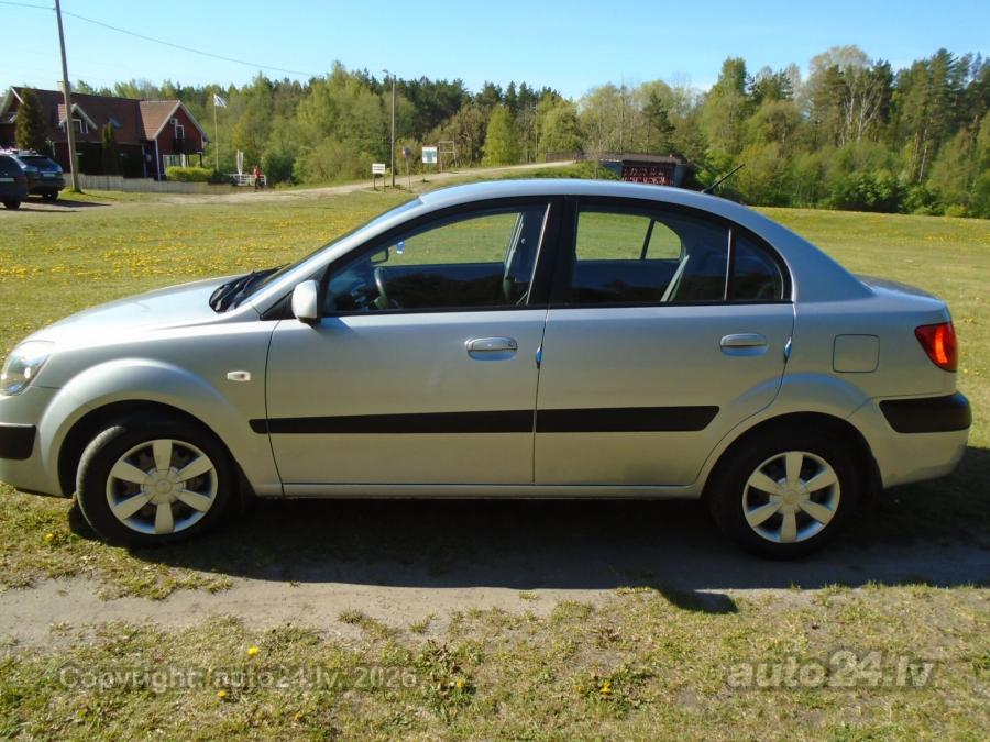 Grey Kia Rio 2006 in Tallinn, with an engine capacity of 1.40 L and mileage of 176 thousand km for 2500 €, photo 13 on AUTOMOTO.COM.LV