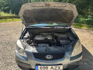 Pelēks Kia Rio 2007 Tallina, ar dzinēja tilpumu 1.40 L un nobraukumu 155 tūkst. km par 1600 €, foto 8 vietnē AUTOMOTO.COM.LV
