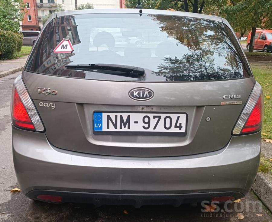 Pelēks Kia Rio 2011 Rīga, ar dzinēja tilpumu 1.50 L un nobraukumu 267 tūkst. km par 1450 €, foto 4 vietnē AUTOMOTO.COM.LV