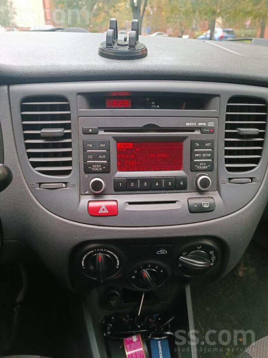 Pelēks Kia Rio 2011 Rīga, ar dzinēja tilpumu 1.50 L un nobraukumu 267 tūkst. km par 1450 €, foto 7 vietnē AUTOMOTO.COM.LV