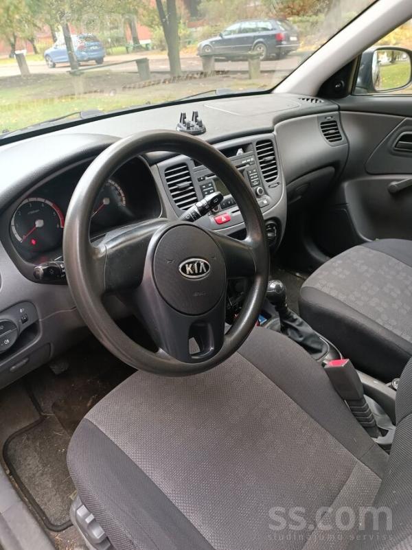 Pelēks Kia Rio 2011 Rīga, ar dzinēja tilpumu 1.50 L un nobraukumu 267 tūkst. km par 1450 €, foto 9 vietnē AUTOMOTO.COM.LV