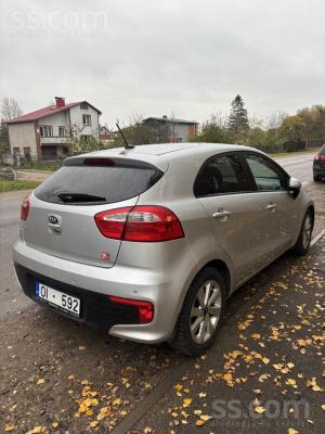Pelēks Kia Rio 2016 Liepāja, ar dzinēja tilpumu 1.40 L un nobraukumu 27 tūkst. km par 8500 €, foto 3 vietnē AUTOMOTO.COM.LV