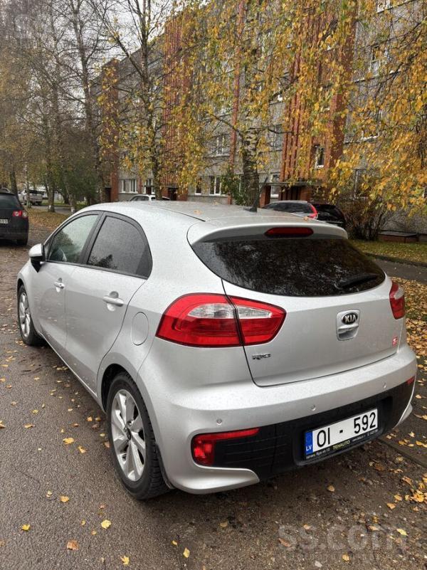 Pelēks Kia Rio 2016 Liepāja, ar dzinēja tilpumu 1.40 L un nobraukumu 27 tūkst. km par 8500 €, foto 5 vietnē AUTOMOTO.COM.LV
