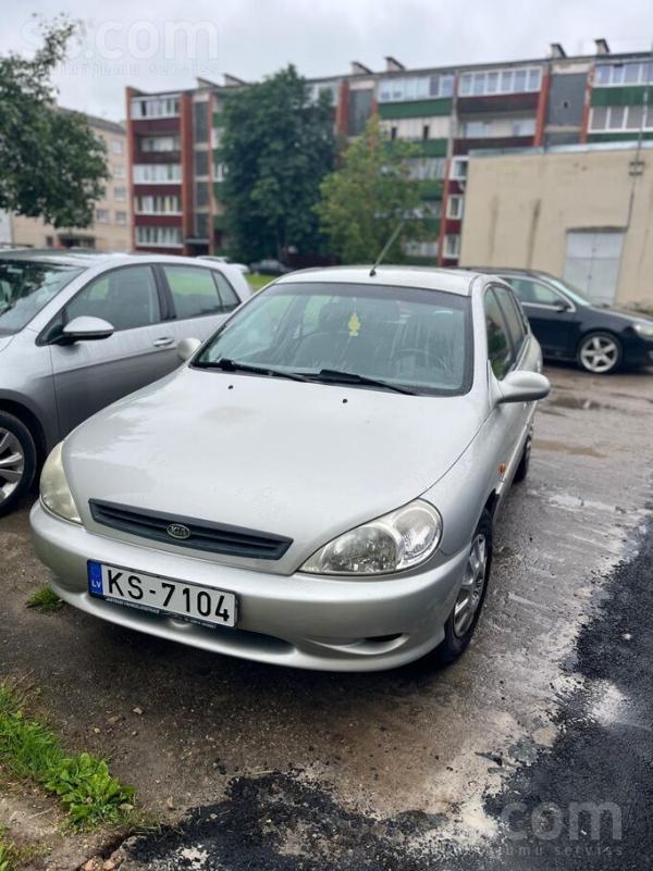 Grey Kia Rio 2002 in Aizkraukle, with an engine capacity of 1.60 L and mileage of 153 thousand km for 820 €, photo 1 on AUTOMOTO.COM.LV