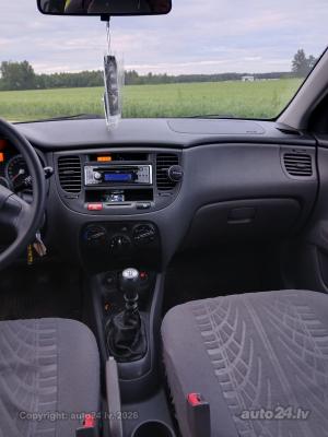 Kia Rio 2005 in Narva, with an engine capacity of 1.40 L and mileage of 133 thousand km for 2200 €, photo 6 on AUTOMOTO.COM.LV