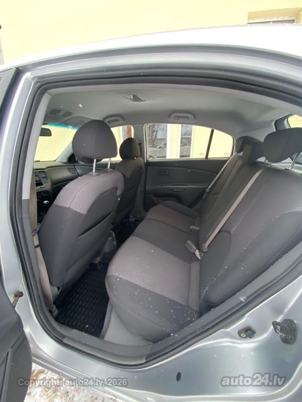 Kia Rio 2006 in Tallinn, with an engine capacity of 1.40 L and mileage of 158 thousand km for 2750 €, photo 11 on AUTOMOTO.COM.LV