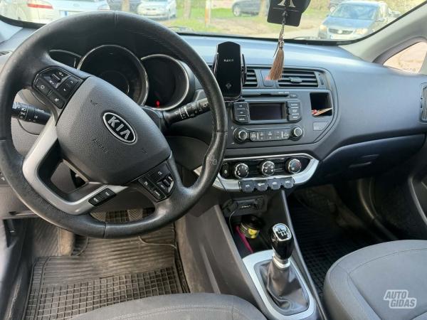 Kia Rio 2012 Viļņa, ar dzinēja tilpumu 1.10 L un nobraukumu 200 tūkst. km par 3500 €, foto 9 vietnē AUTOMOTO.COM.LV