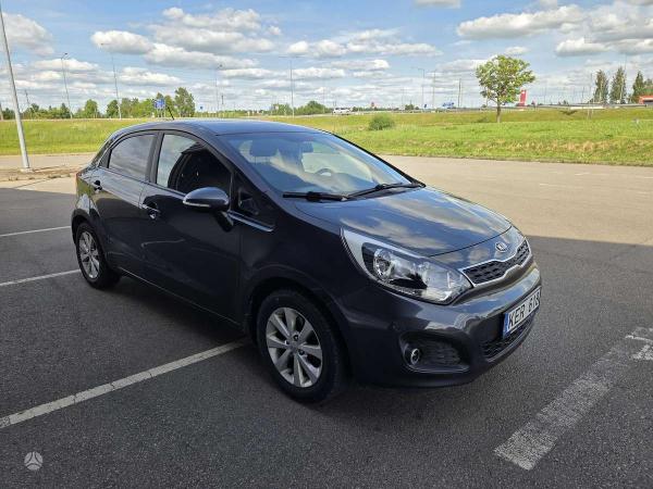Kia Rio 2013 Kuršėnai, ar dzinēja tilpumu 1.40 L un nobraukumu 127 tūkst. km par 3900 €, foto 3 vietnē AUTOMOTO.COM.LV