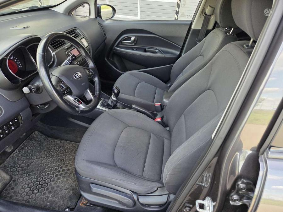 Kia Rio 2013 Kuršėnai, ar dzinēja tilpumu 1.40 L un nobraukumu 127 tūkst. km par 3900 €, foto 8 vietnē AUTOMOTO.COM.LV