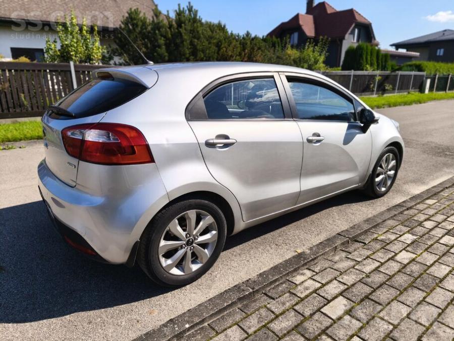 Kia Rio 2014 in Jelgava, with an engine capacity of 1.10 L and mileage of 196 thousand km for 3500 €, photo 4 on AUTOMOTO.COM.LV