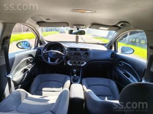 Kia Rio 2014 in Jelgava, with an engine capacity of 1.10 L and mileage of 196 thousand km for 3500 €, photo 8 on AUTOMOTO.COM.LV