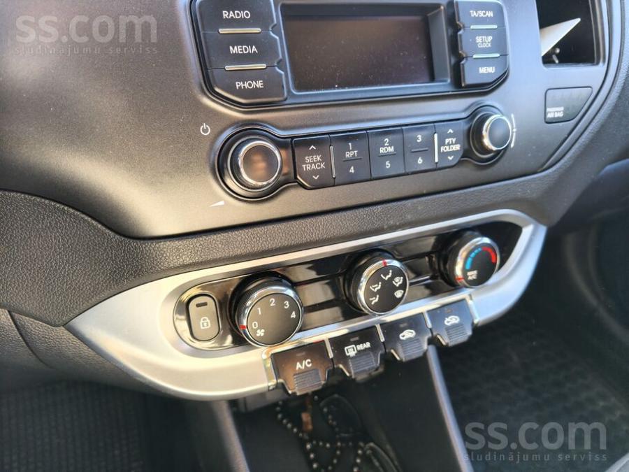 Kia Rio 2014 in Jelgava, with an engine capacity of 1.10 L and mileage of 196 thousand km for 3500 €, photo 9 on AUTOMOTO.COM.LV