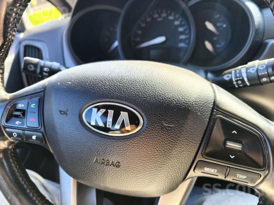 Kia Rio 2014 in Jelgava, with an engine capacity of 1.10 L and mileage of 196 thousand km for 3500 €, photo 10 on AUTOMOTO.COM.LV