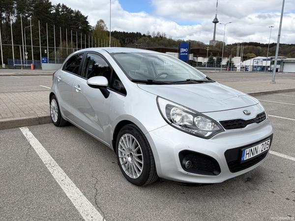 Kia Rio 2015 in Vilnius, with an engine capacity of 1.12 L and mileage of 211 thousand km for 2900 €, photo 4 on AUTOMOTO.COM.LV