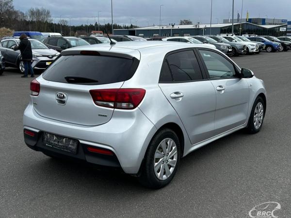 Kia Rio 2017 in Vilnius, with an engine capacity of 1.40 L and mileage of 244 thousand km for 5700 €, photo 2 on AUTOMOTO.COM.LV