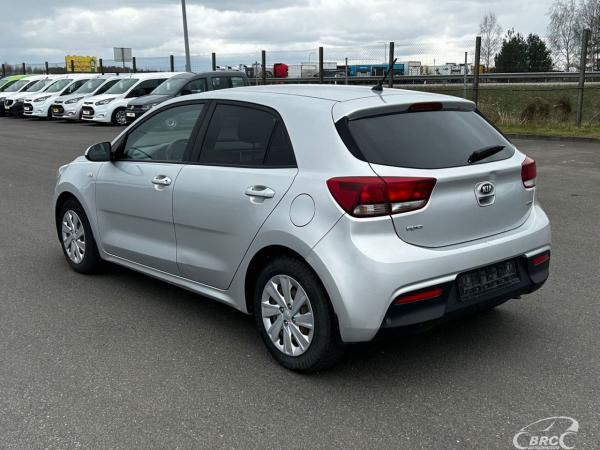 Kia Rio 2017 in Vilnius, with an engine capacity of 1.40 L and mileage of 259 thousand km for 5700 €, photo 4 on AUTOMOTO.COM.LV