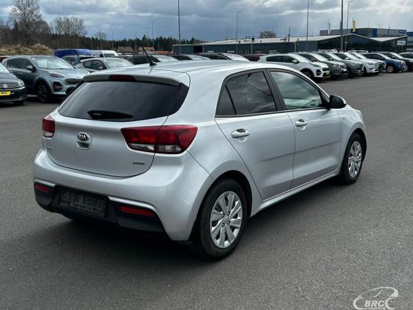 Kia Rio 2017 in Vilnius, with an engine capacity of 1.40 L and mileage of 180 thousand km for 5900 €, photo 2 on AUTOMOTO.COM.LV