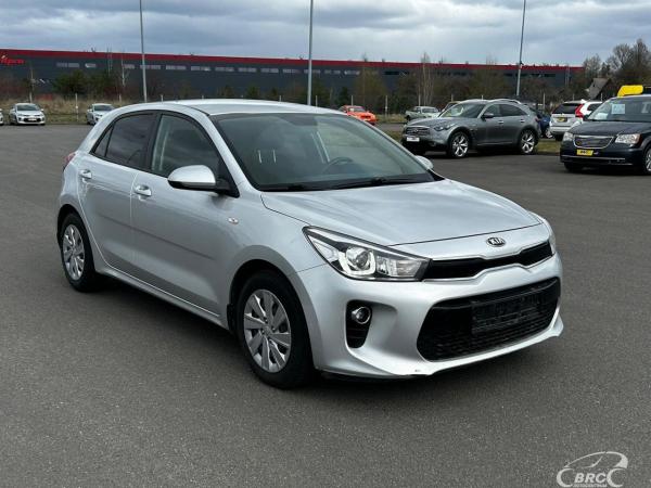 Kia Rio 2017 in Vilnius, with an engine capacity of 1.40 L and mileage of 180 thousand km for 5900 €, photo 3 on AUTOMOTO.COM.LV