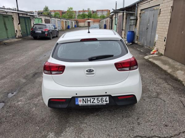 Kia Rio 2017 in Panevezys, with an engine capacity of 1.30 L and mileage of 190 thousand km for 5000 €, photo 1 on AUTOMOTO.COM.LV