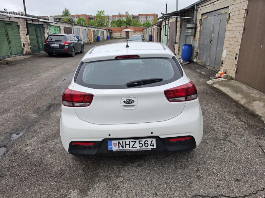Kia Rio 2017 in Panevezys, with an engine capacity of 1.30 L and mileage of 190 thousand km for 5000 €, photo 1 on AUTOMOTO.COM.LV