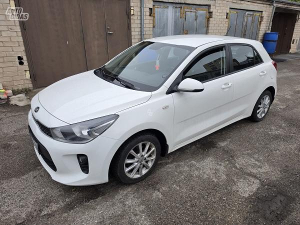 Kia Rio 2017 in Panevezys, with an engine capacity of 1.30 L and mileage of 190 thousand km for 5000 €, photo 2 on AUTOMOTO.COM.LV