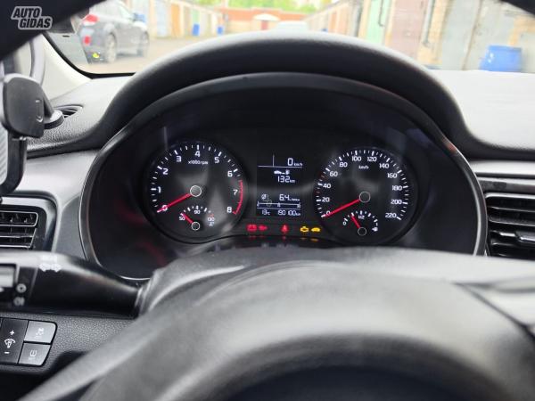 Kia Rio 2017 in Panevezys, with an engine capacity of 1.30 L and mileage of 190 thousand km for 5000 €, photo 5 on AUTOMOTO.COM.LV