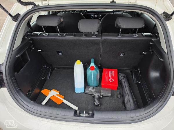 Kia Rio 2017 in Panevezys, with an engine capacity of 1.30 L and mileage of 190 thousand km for 5000 €, photo 6 on AUTOMOTO.COM.LV