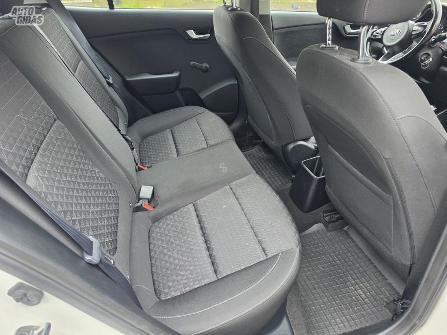 Kia Rio 2017 in Panevezys, with an engine capacity of 1.30 L and mileage of 190 thousand km for 5000 €, photo 8 on AUTOMOTO.COM.LV