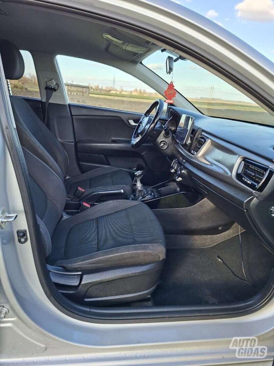 Kia Rio 2017 in Vilkaviskis, with an engine capacity of 1.40 L and mileage of 222 thousand km for 4200 €, photo 5 on AUTOMOTO.COM.LV