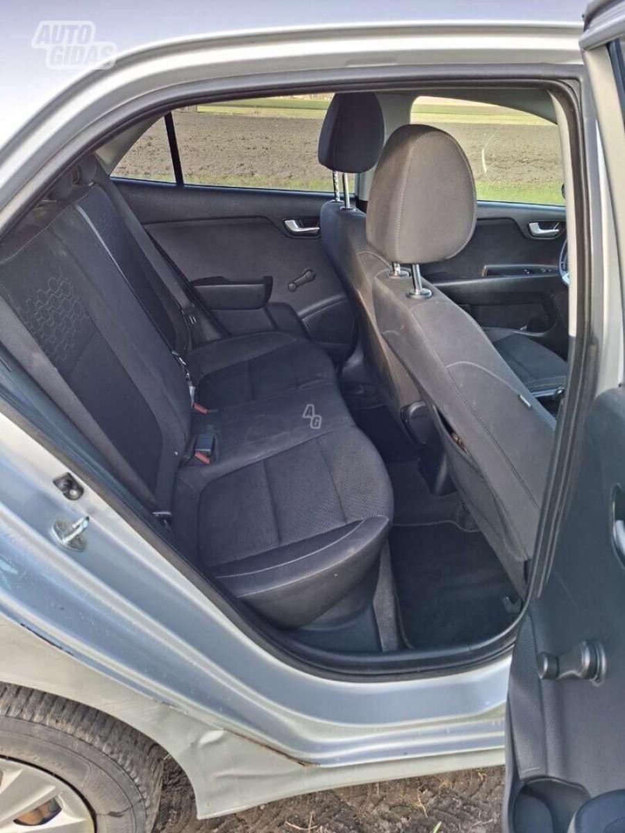 Kia Rio 2017 in Vilkaviskis, with an engine capacity of 1.40 L and mileage of 222 thousand km for 4200 €, photo 7 on AUTOMOTO.COM.LV