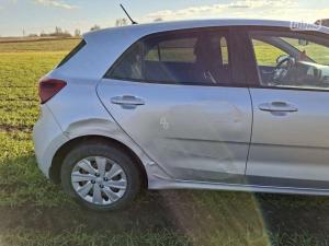 Kia Rio 2017 in Vilkaviskis, with an engine capacity of 1.40 L and mileage of 222 thousand km for 4200 €, photo 10 on AUTOMOTO.COM.LV