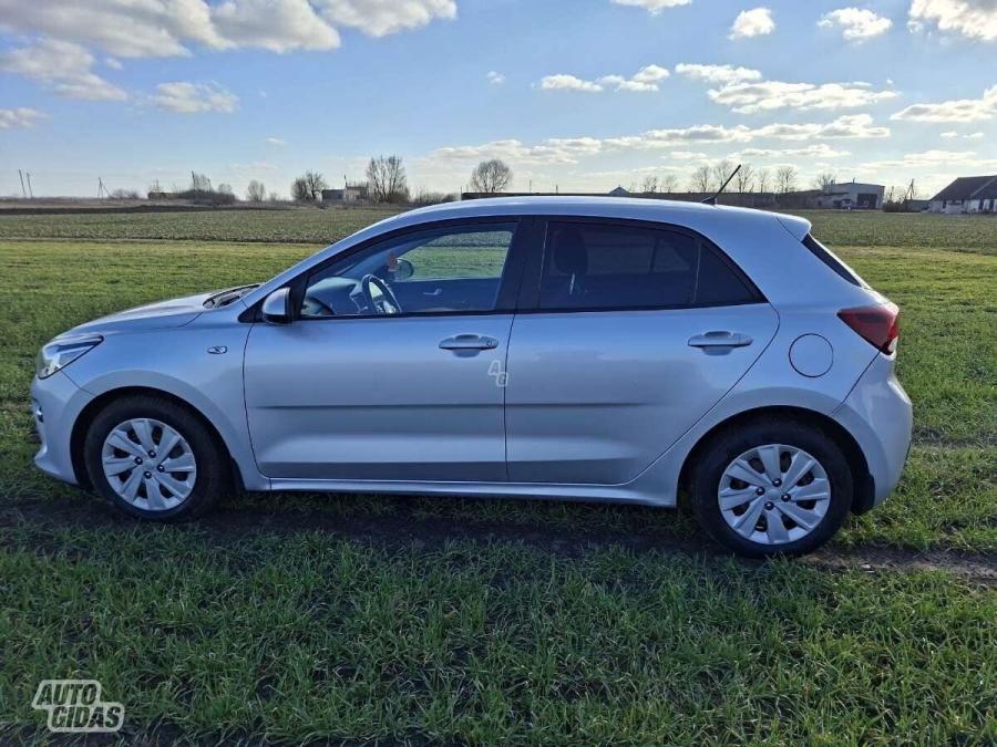 Kia Rio 2017 in Vilkaviskis, with an engine capacity of 1.40 L and mileage of 222 thousand km for 4200 €, photo 12 on AUTOMOTO.COM.LV