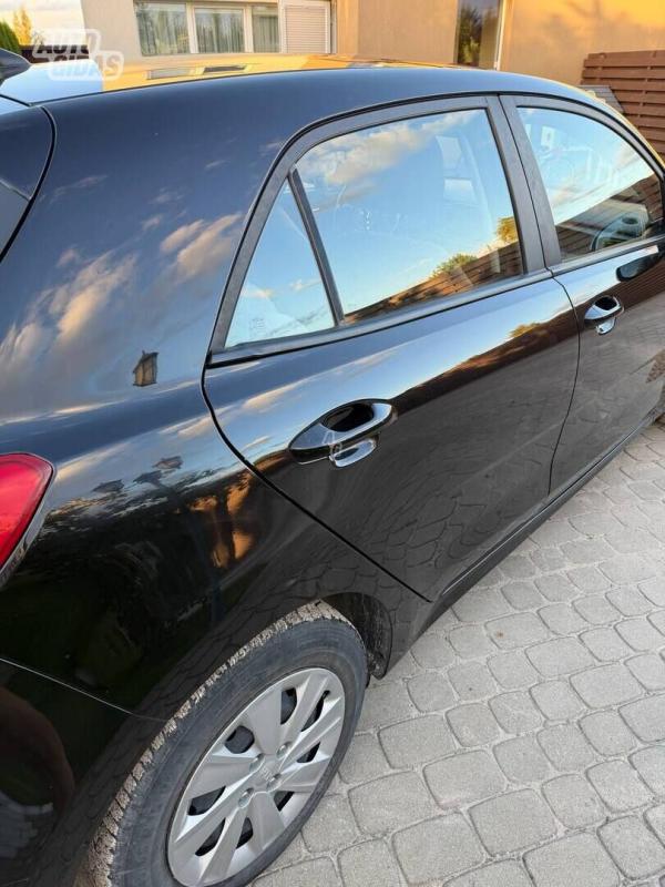 Kia Rio 2018 in Klaipeda on AUTOMOTO.COM.LV Kia Rio 2018 in Klaipeda, with an engine capacity of 1.20 L and mileage of 245 thousand km for 6500 €, photo 6 on AUTOMOTO.COM.LV