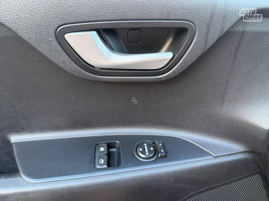 Kia Rio 2018 in Klaipeda, with an engine capacity of 1.20 L and mileage of 245 thousand km for 6500 €, photo 17 on AUTOMOTO.COM.LV