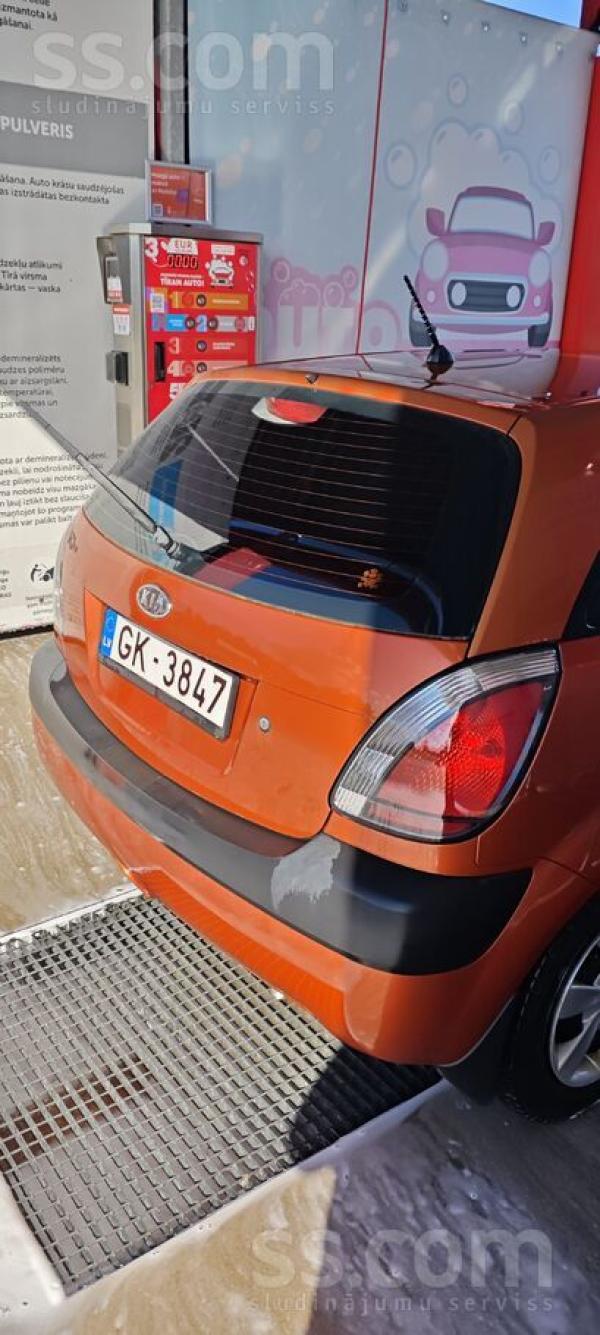 Orange Kia Rio 2006 in Riga, with an engine capacity of 1.40 L and mileage of 140 thousand km for 1400 €, photo 1 on AUTOMOTO.COM.LV